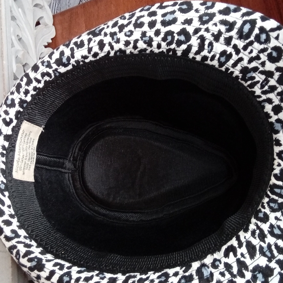 Nicole Marciano | Accessories | Nicole Marciano Blue Cheetah Print ...